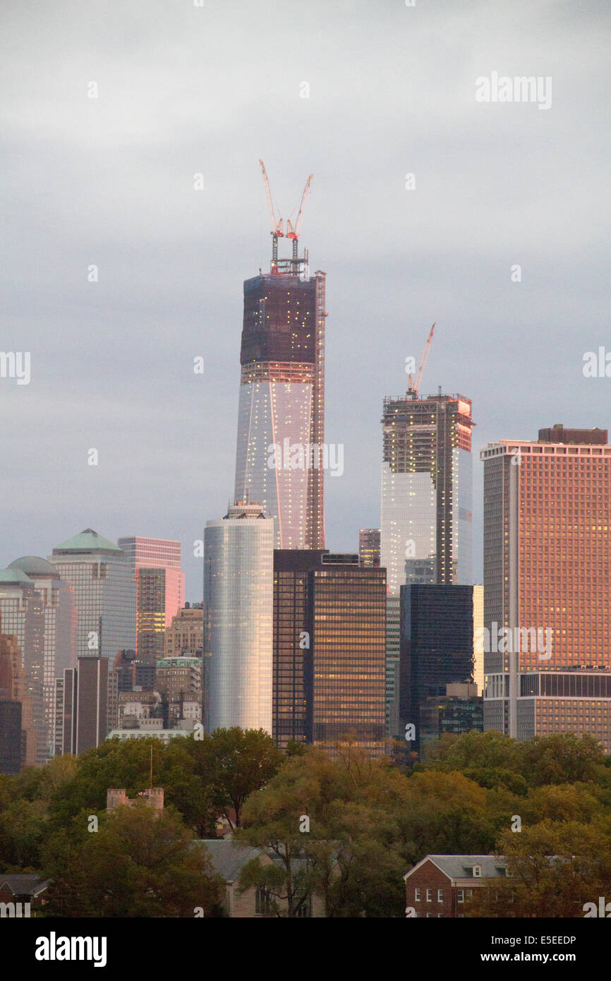 Freedom Tower under construction at the site of the World Trade Center ...