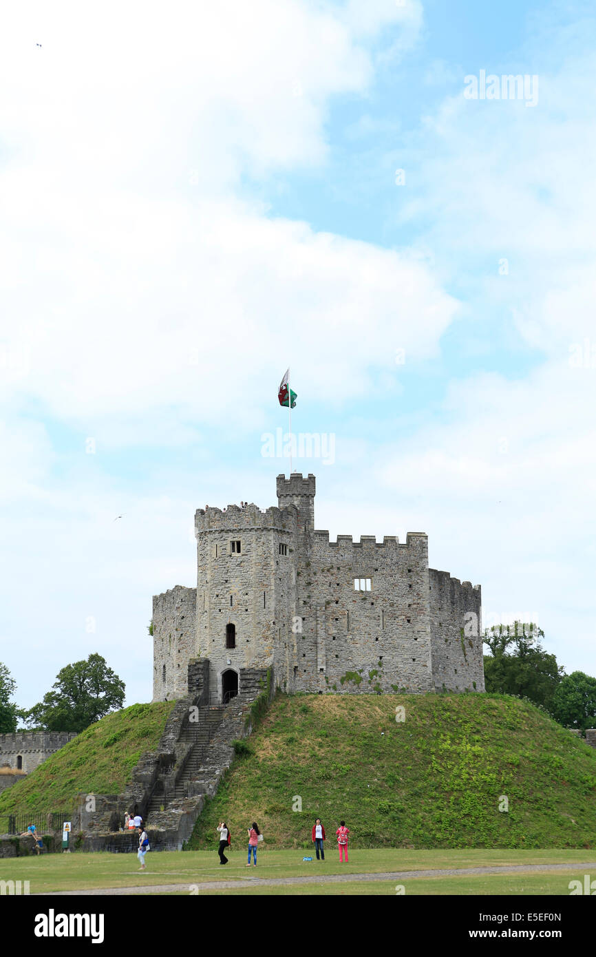 Cardiff castle wales hi-res stock photography and images - Alamy