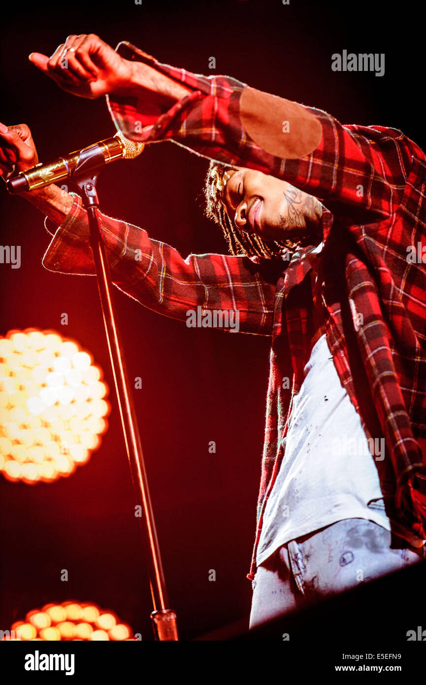 Smoke some weed rapper hi-res stock photography and images - Alamy