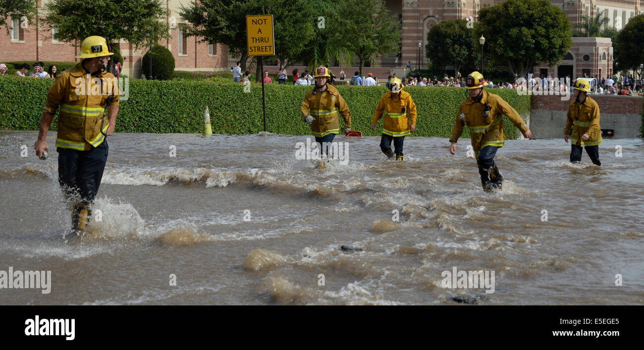 Los Angeles, USA. 29th July, 2014. A 30-inch water main that ruptured ...