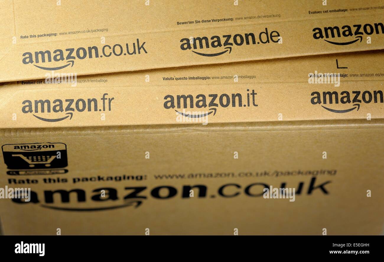 Amazon boxes door hi-res stock photography and images - Alamy