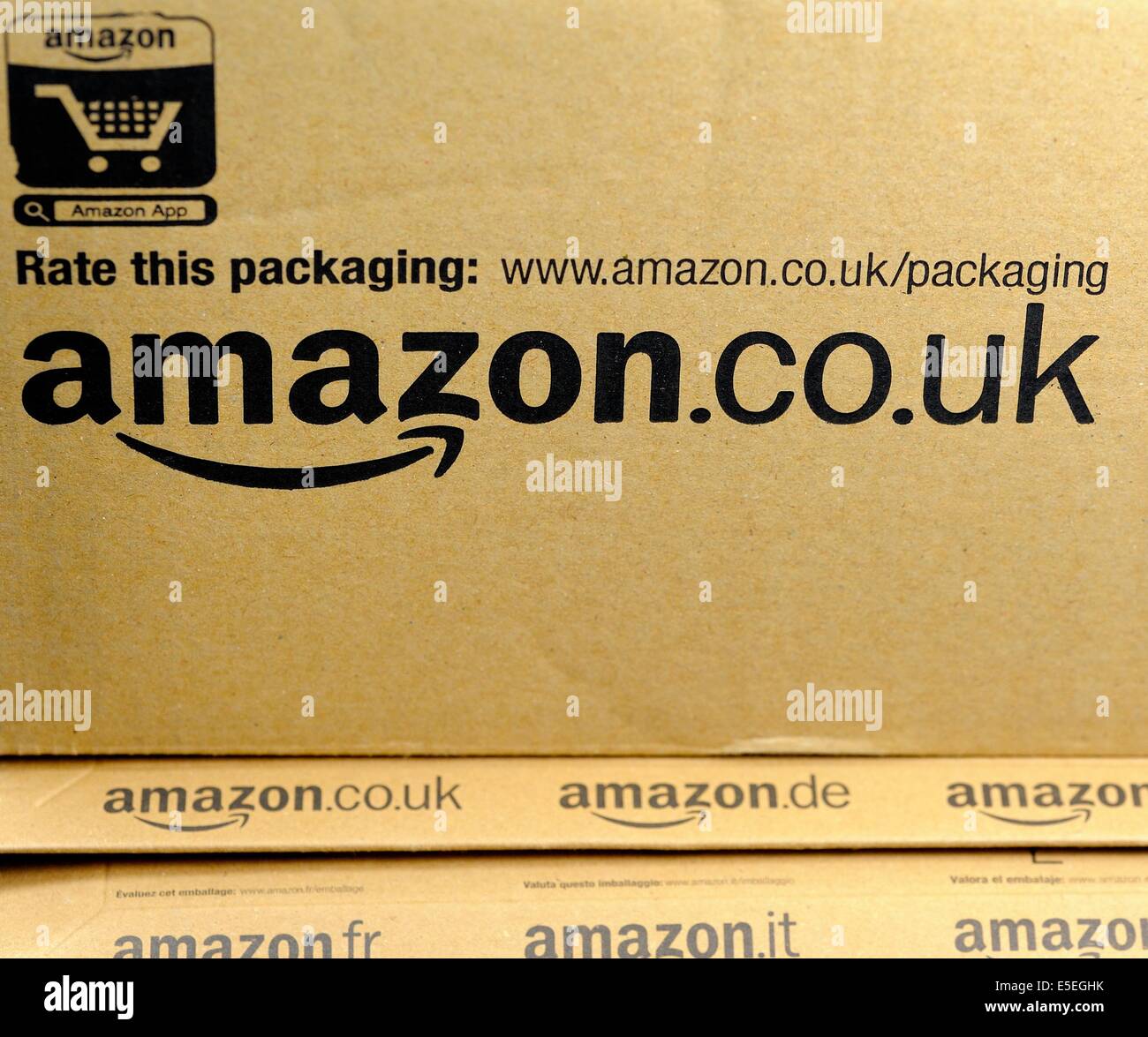 Amazon packages at door hi-res stock photography and images - Alamy