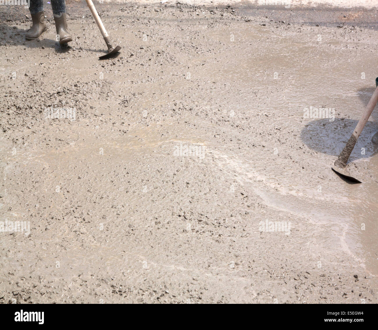 Compacting concrete hi-res stock photography and images - Alamy