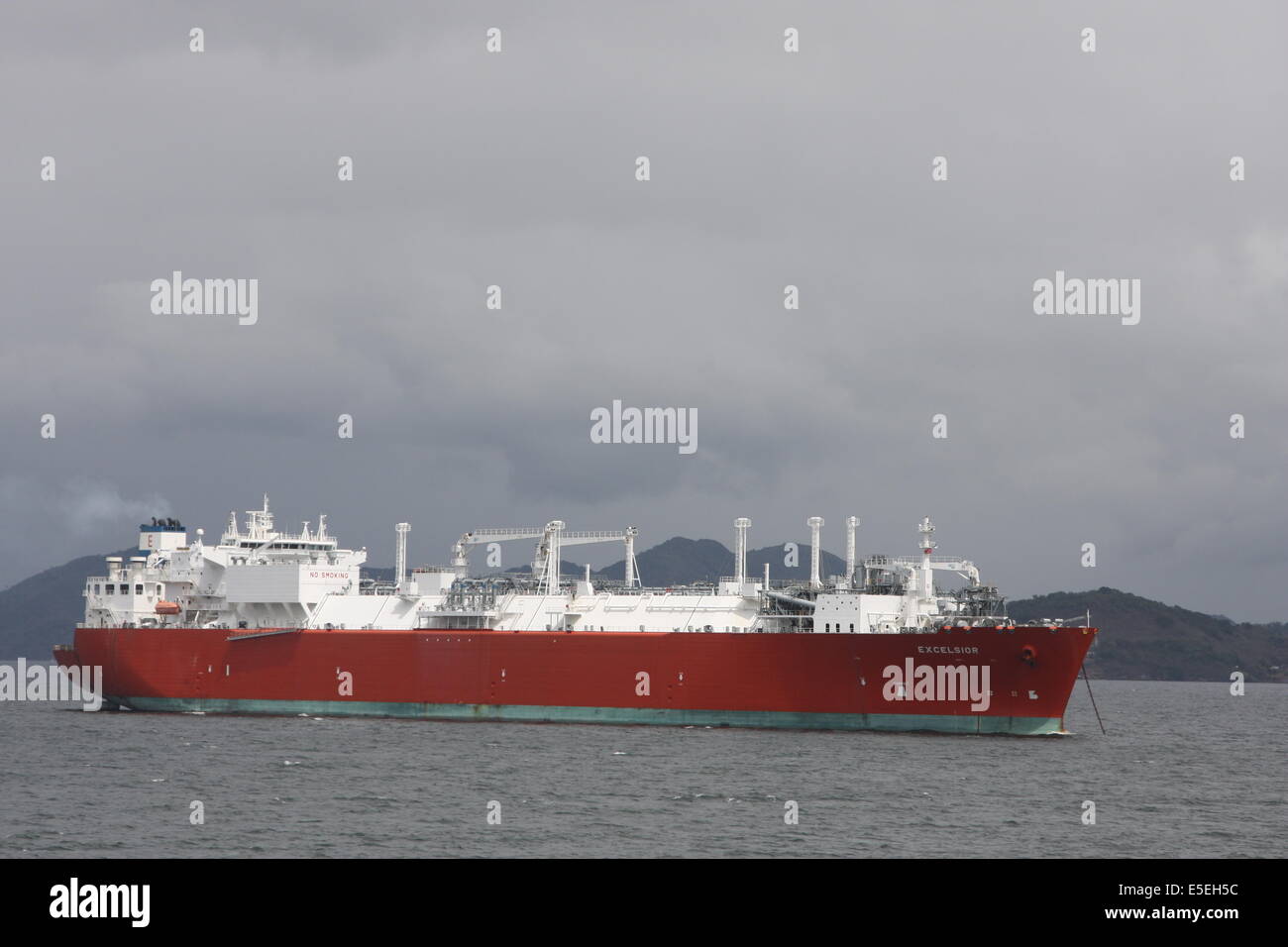 The world s first, LNG reliquefaction ship, Excelsior, sailing nearby ...