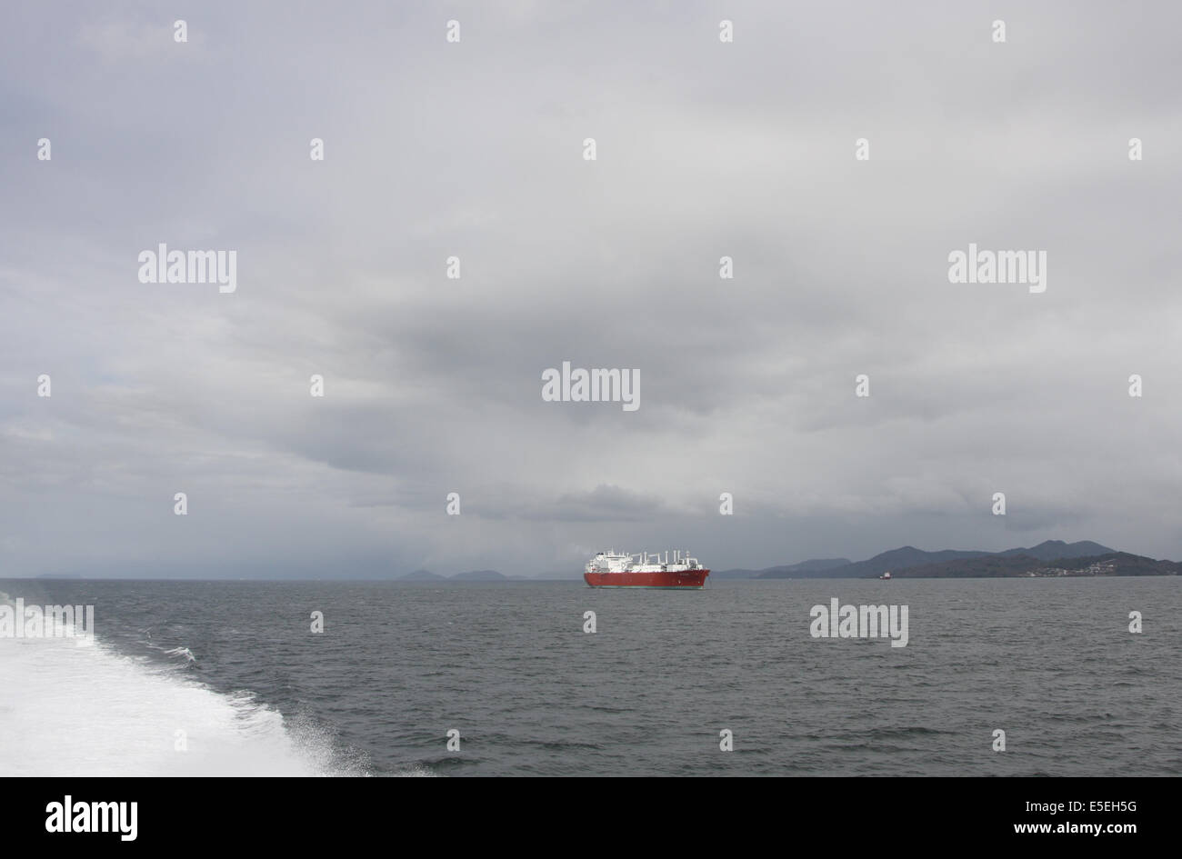 Lng boat hi-res stock photography and images - Alamy