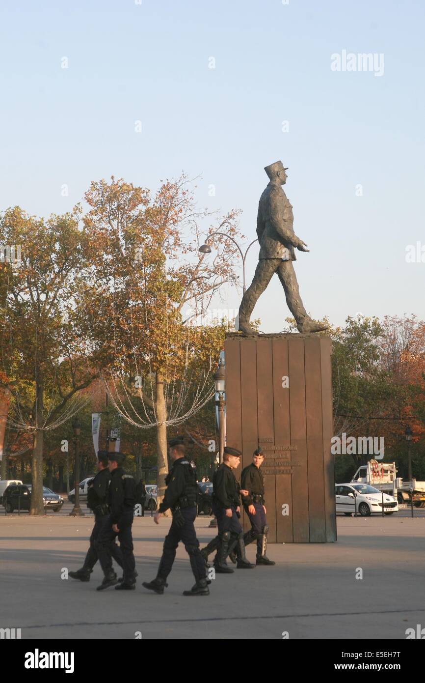 France, paris 8e, avenue des champs elysees, place clemenceau, statue ...