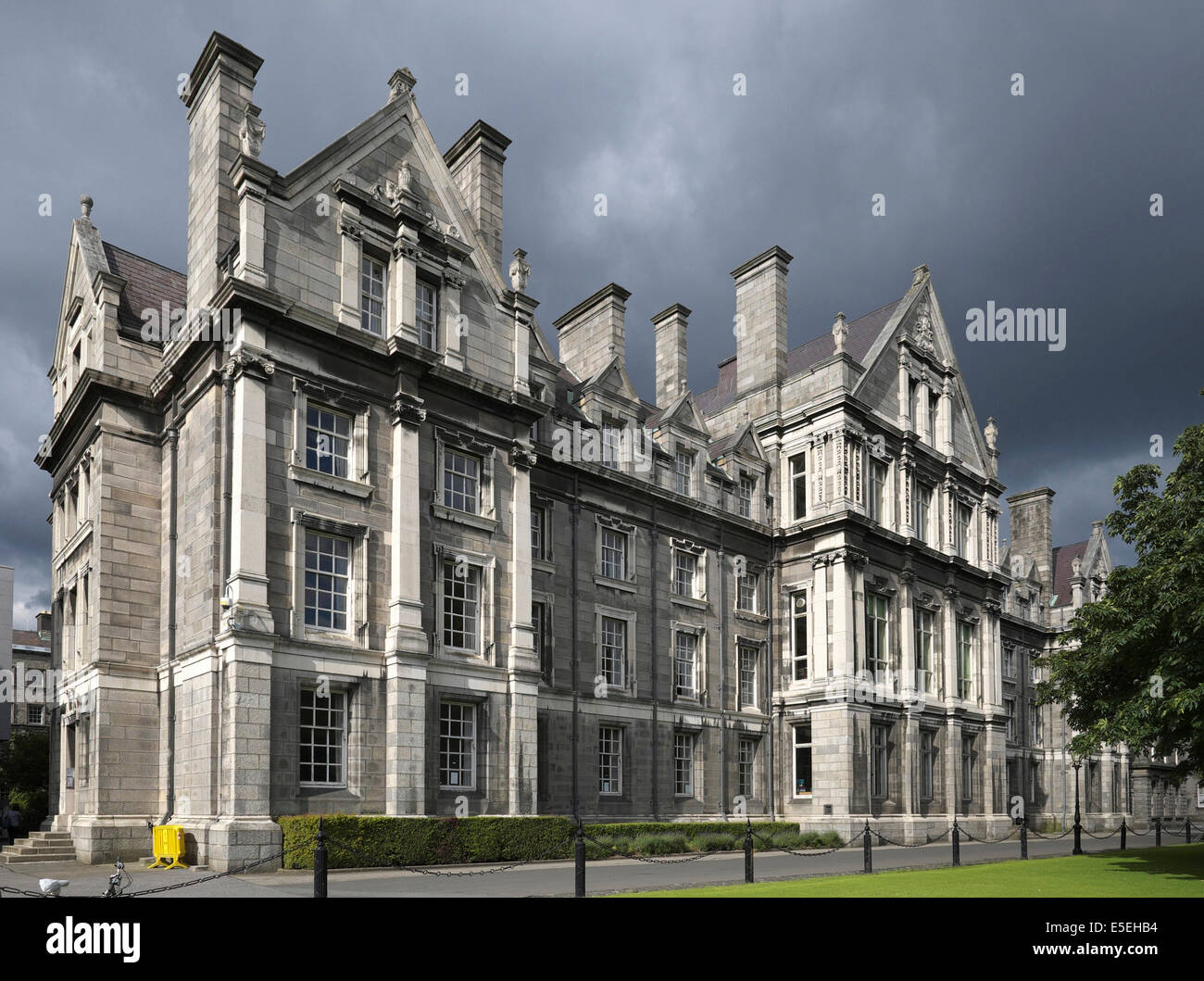 Trinity college dublin hi-res stock photography and images - Alamy