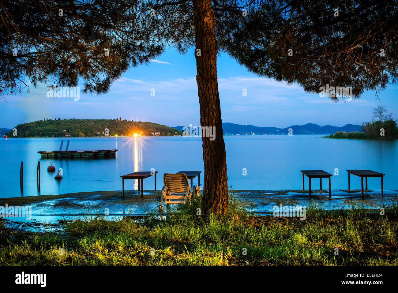 Mountain lake morning hi-res stock photography and images - Alamy