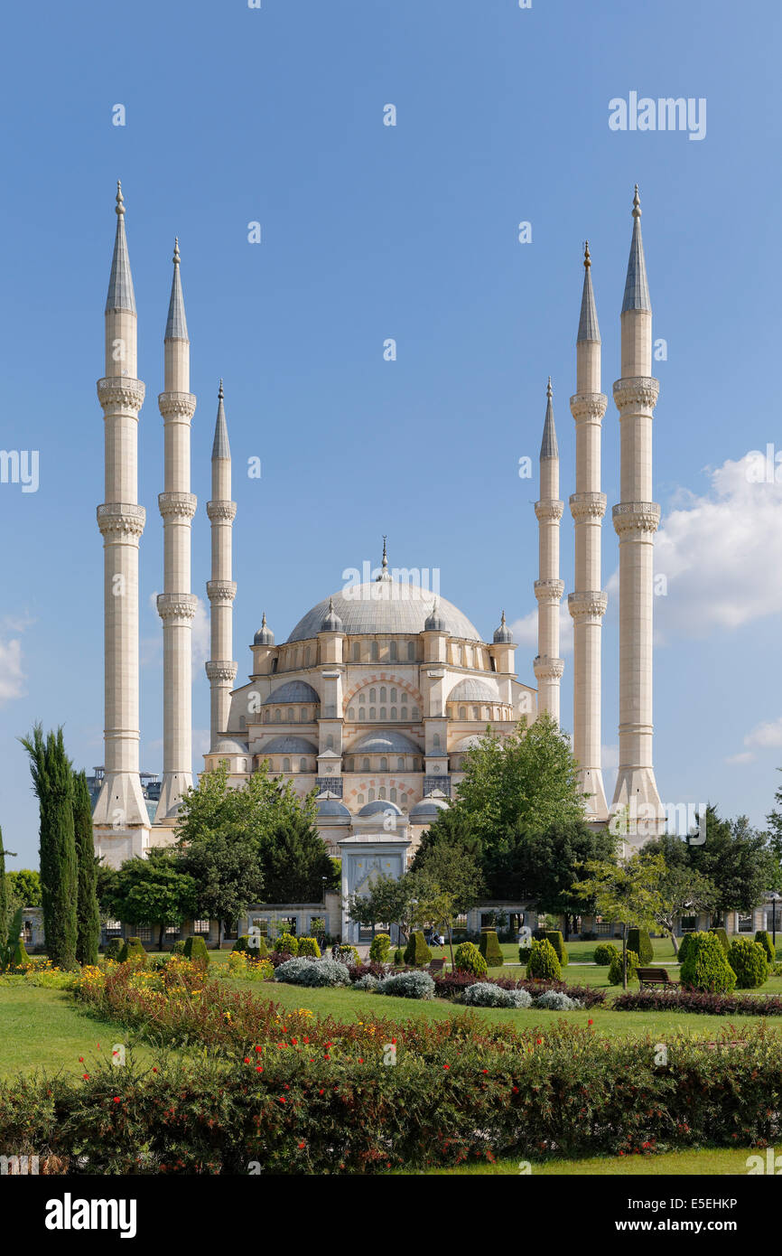 Sabanci Central Mosque, Sabancı Merkez Camii, the largest mosque in ...