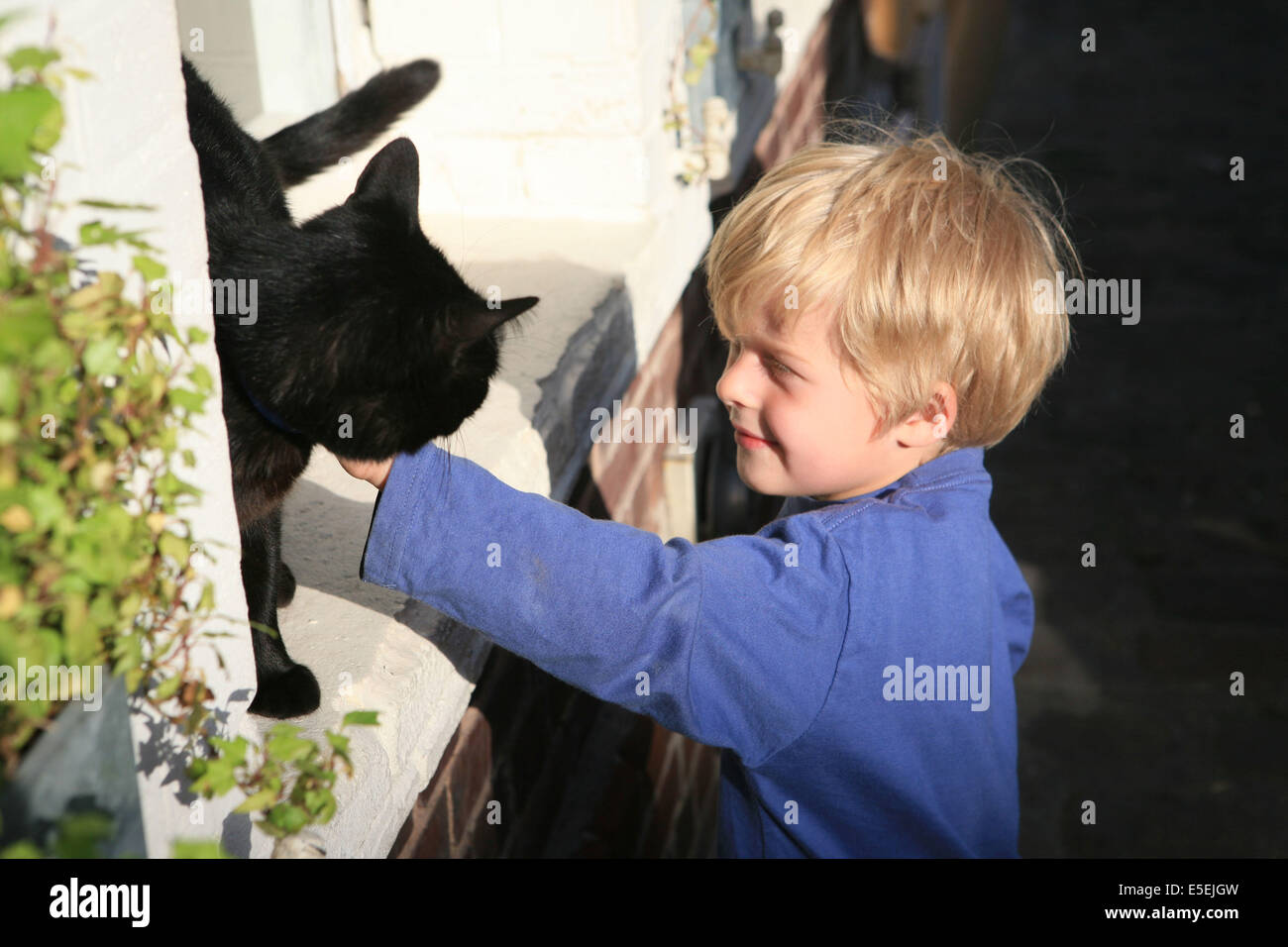 France, Normandie, calvados, Honfleur, enfant 5 ans (Felix) et petit ...