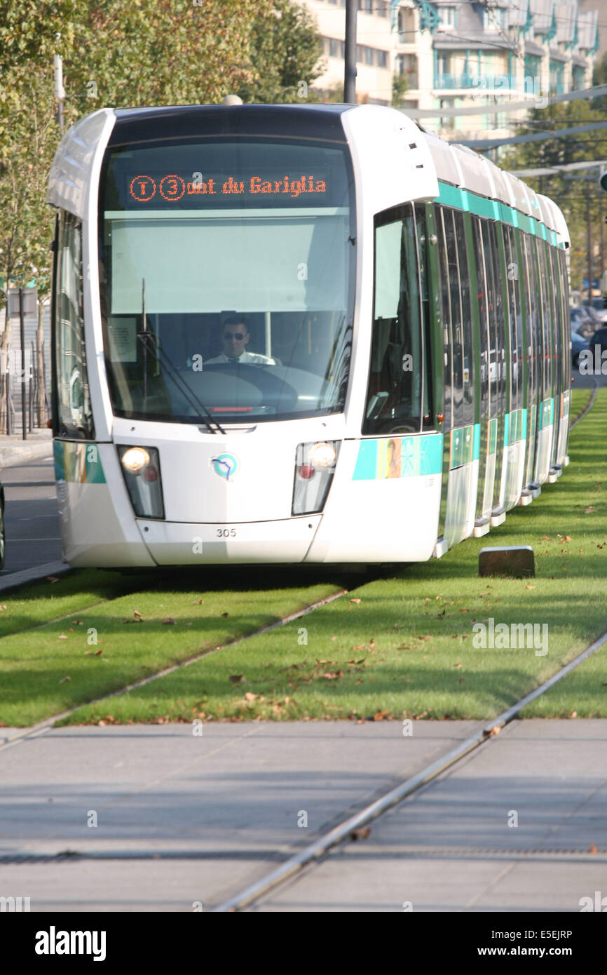 France, paris 15e, tramway, boulevards des marechaux, ratp, tramway ...