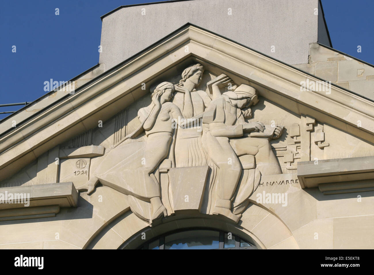 France, paris 2e, immeuble 100 rue Reaumur, l'intransigeant, art deco ...