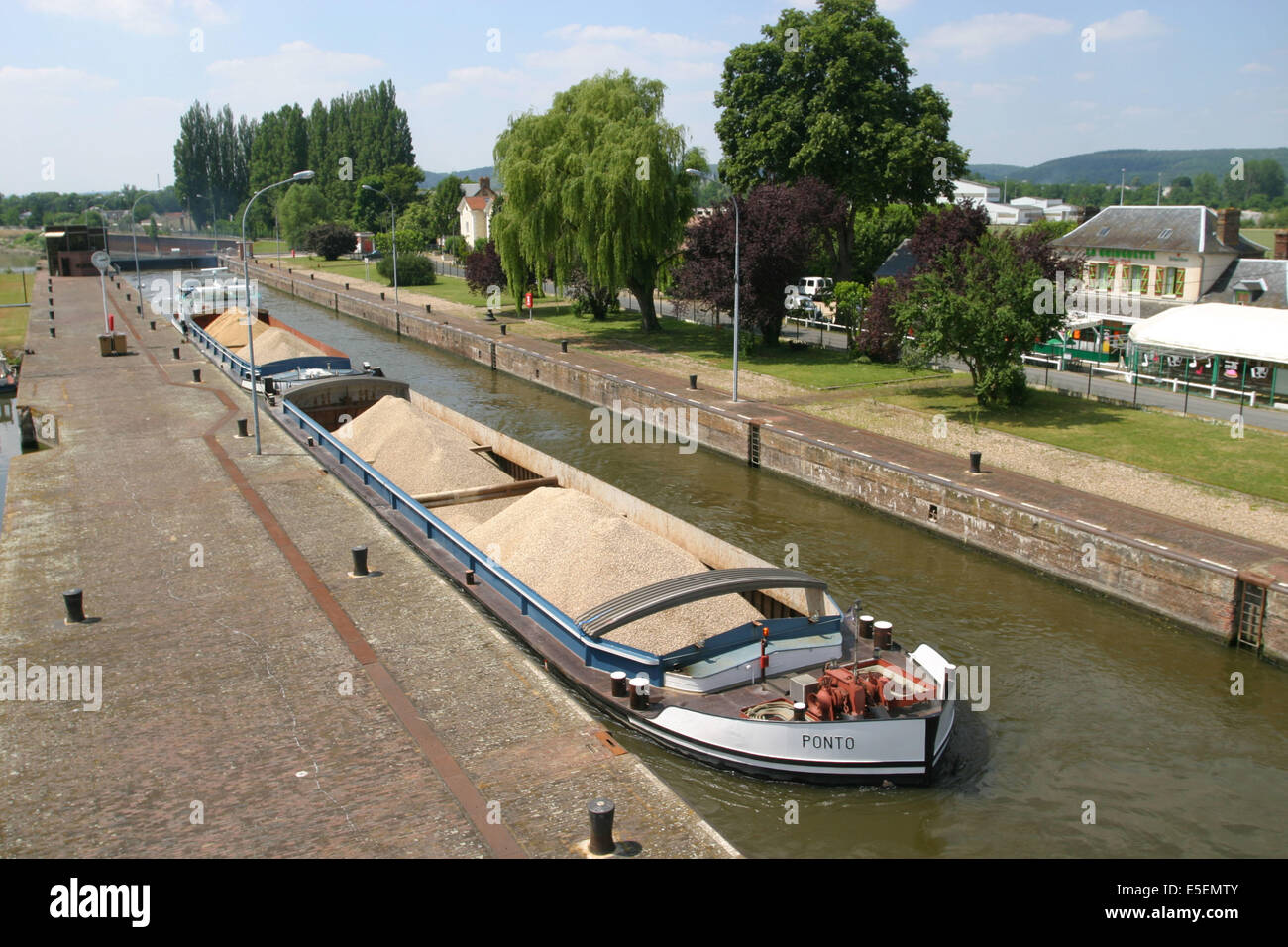 France, Haute Normandie, vallee de la seine, eure, ecluses de poses ...