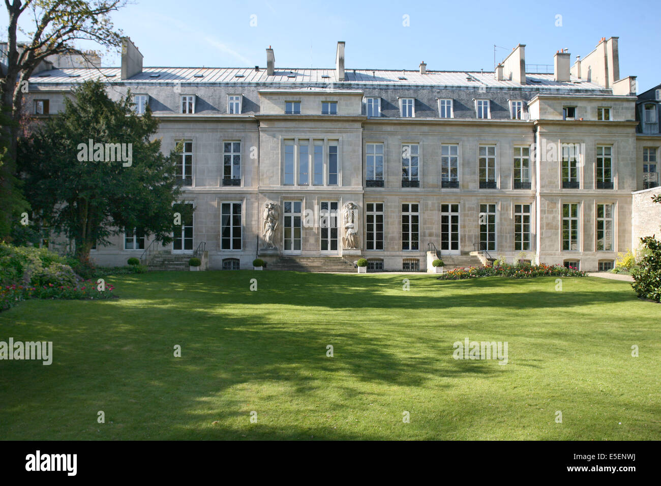 Mairie du 7e hi-res stock photography and images - Alamy