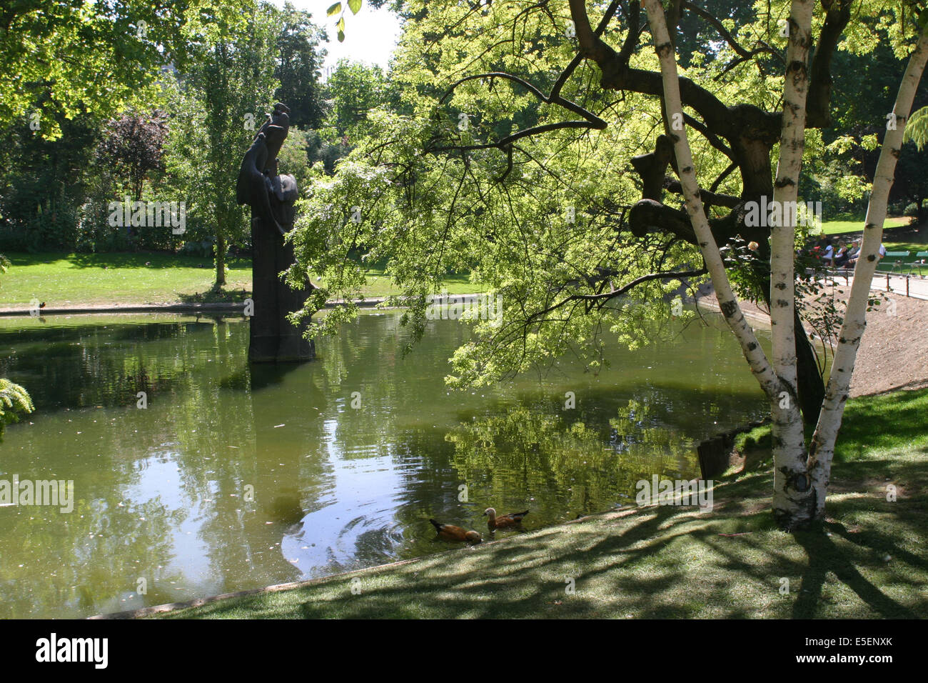 France, paris 17e, quartier des batignolles, square des batignoles ...