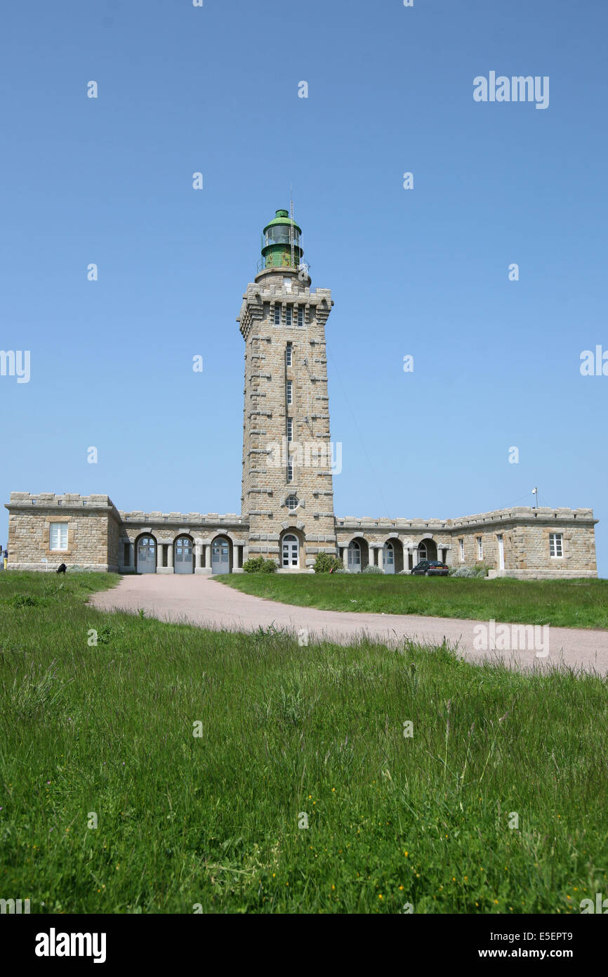 France, Bretagne, cotes d'armor, phare du cap frehel, granit ...