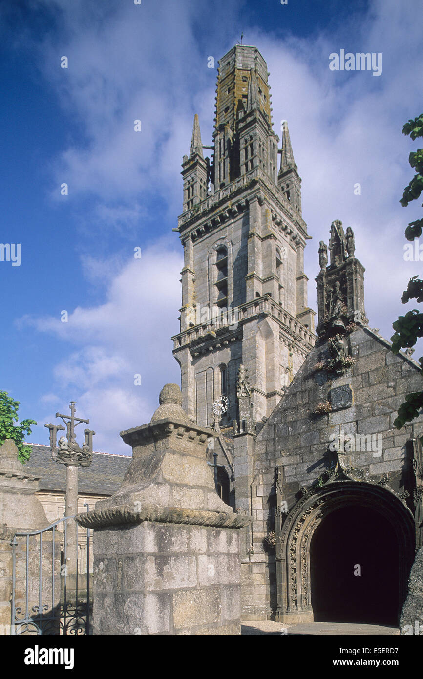 France, Bretagne, finistere nord, circuit des enclos paroissiaux ...