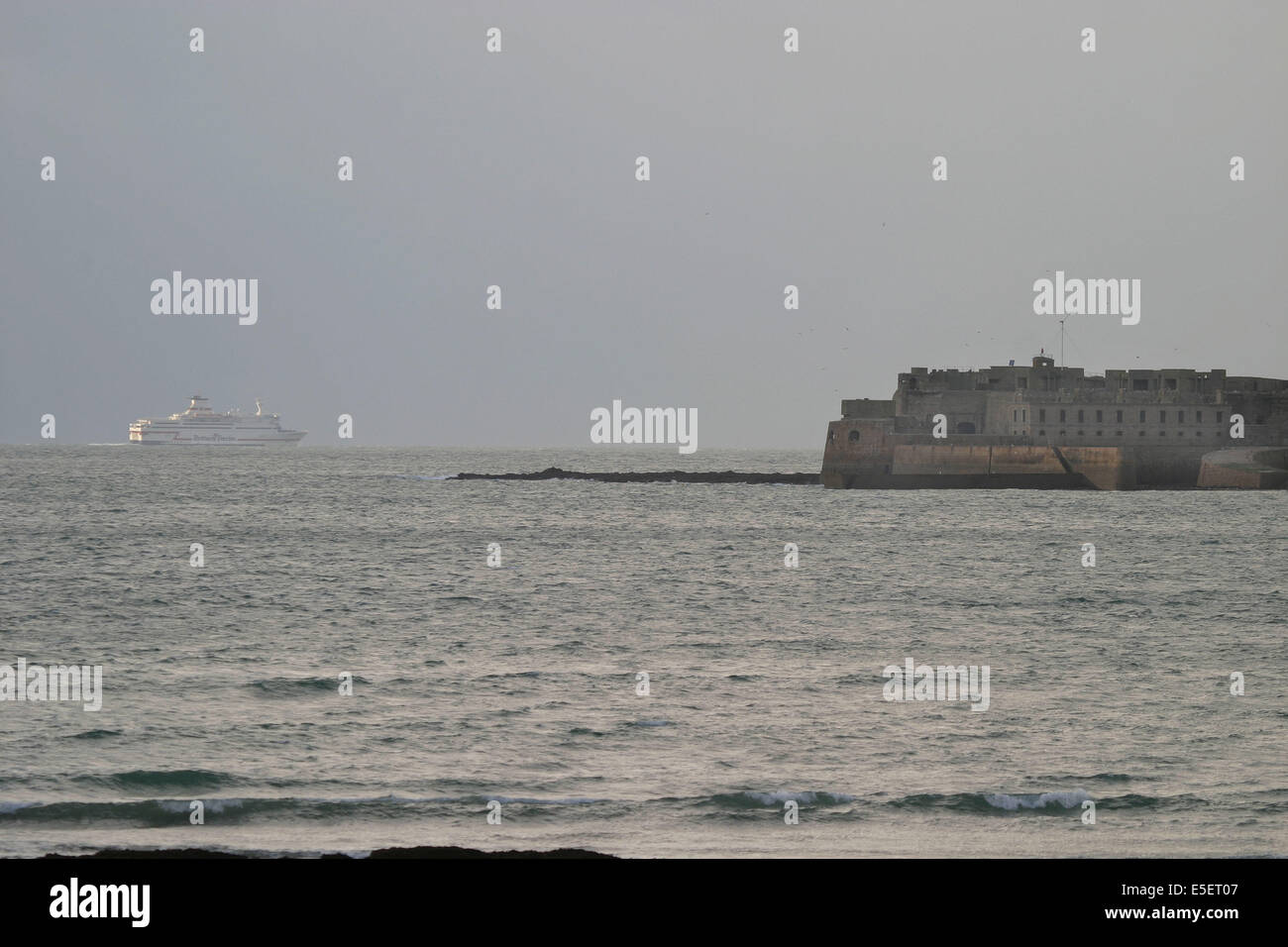 Fort de lile pelee et ferry brittany ferries hi-res stock photography ...