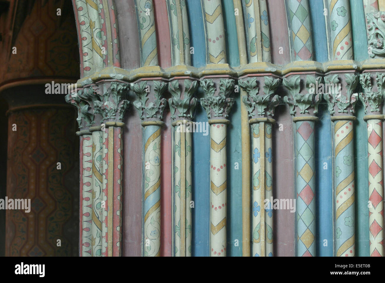 Colonnettes polychromes a lentree hi-res stock photography and images ...