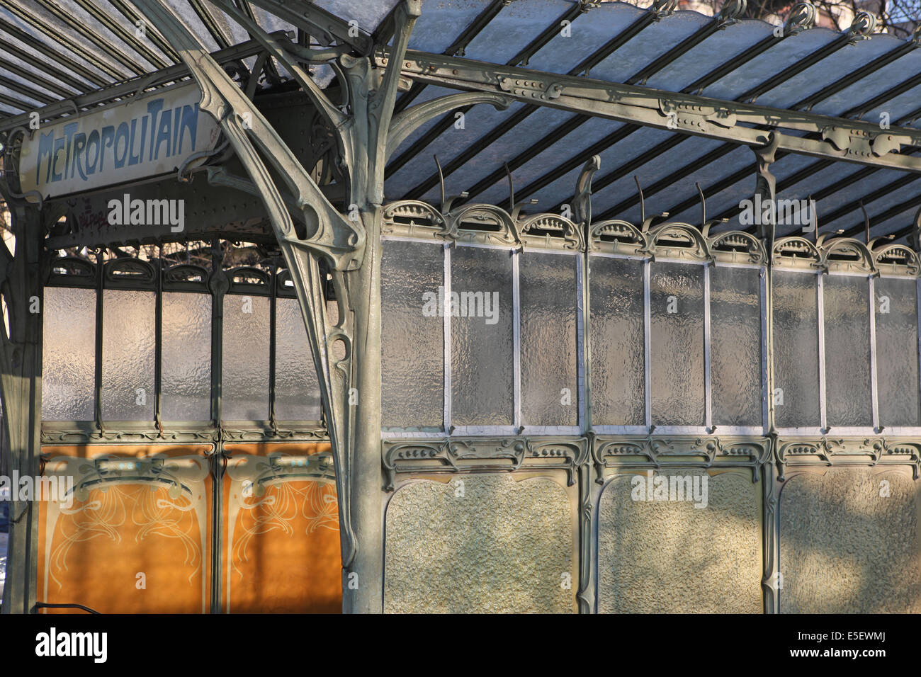 France, paris 16e, station de metro porte dauphine, architecte hector ...