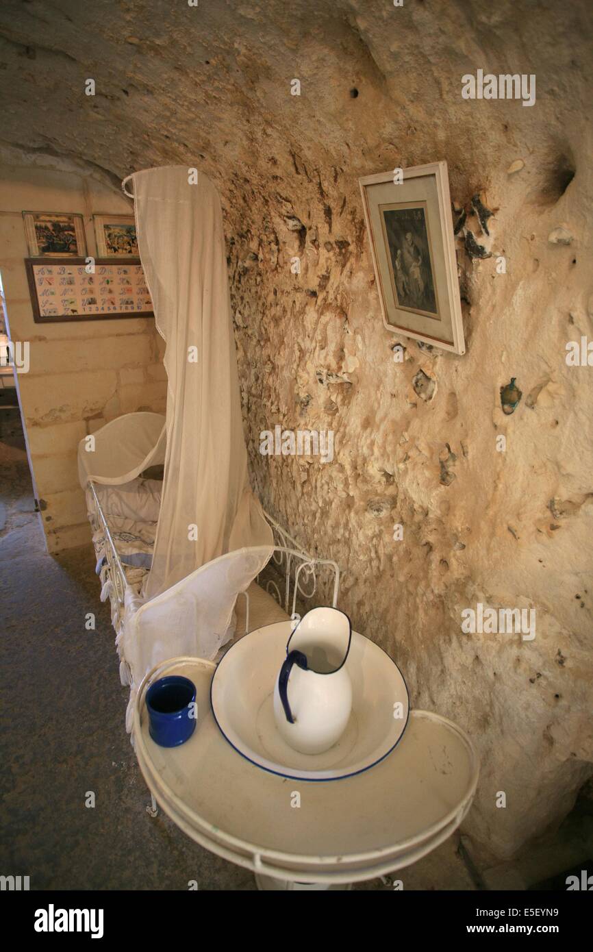 France, centre, loir et cher, troo, cite troglodyte, cave ...