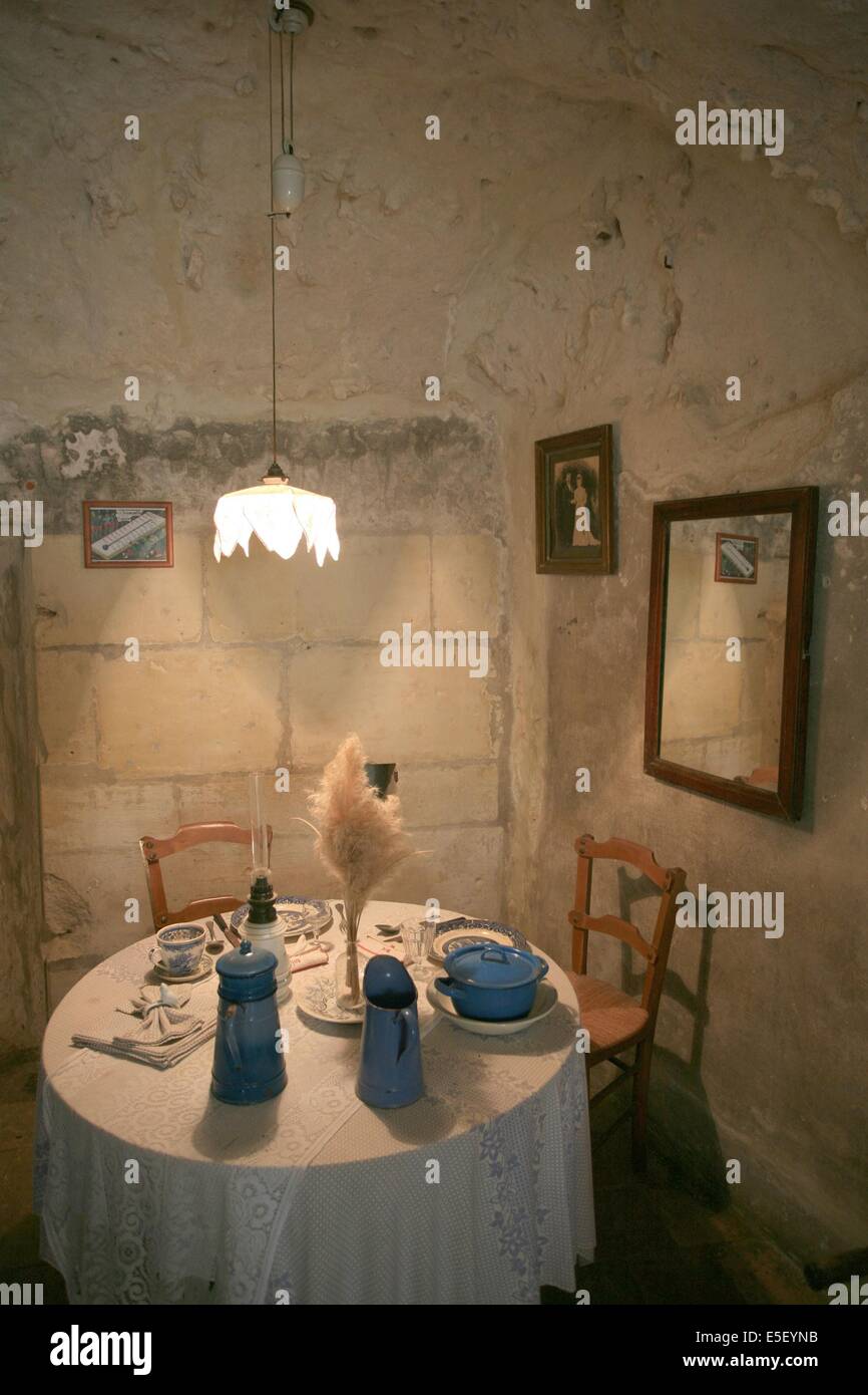 France, centre, loir et cher, troo, cite troglodyte, cave ...