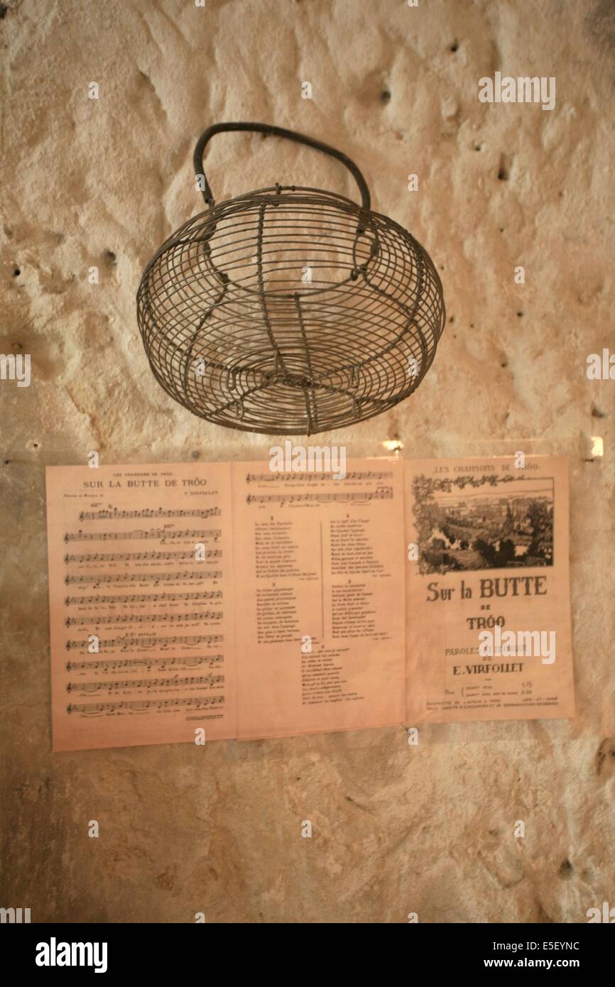 France, centre, loir et cher, troo, cite troglodyte, cave ...