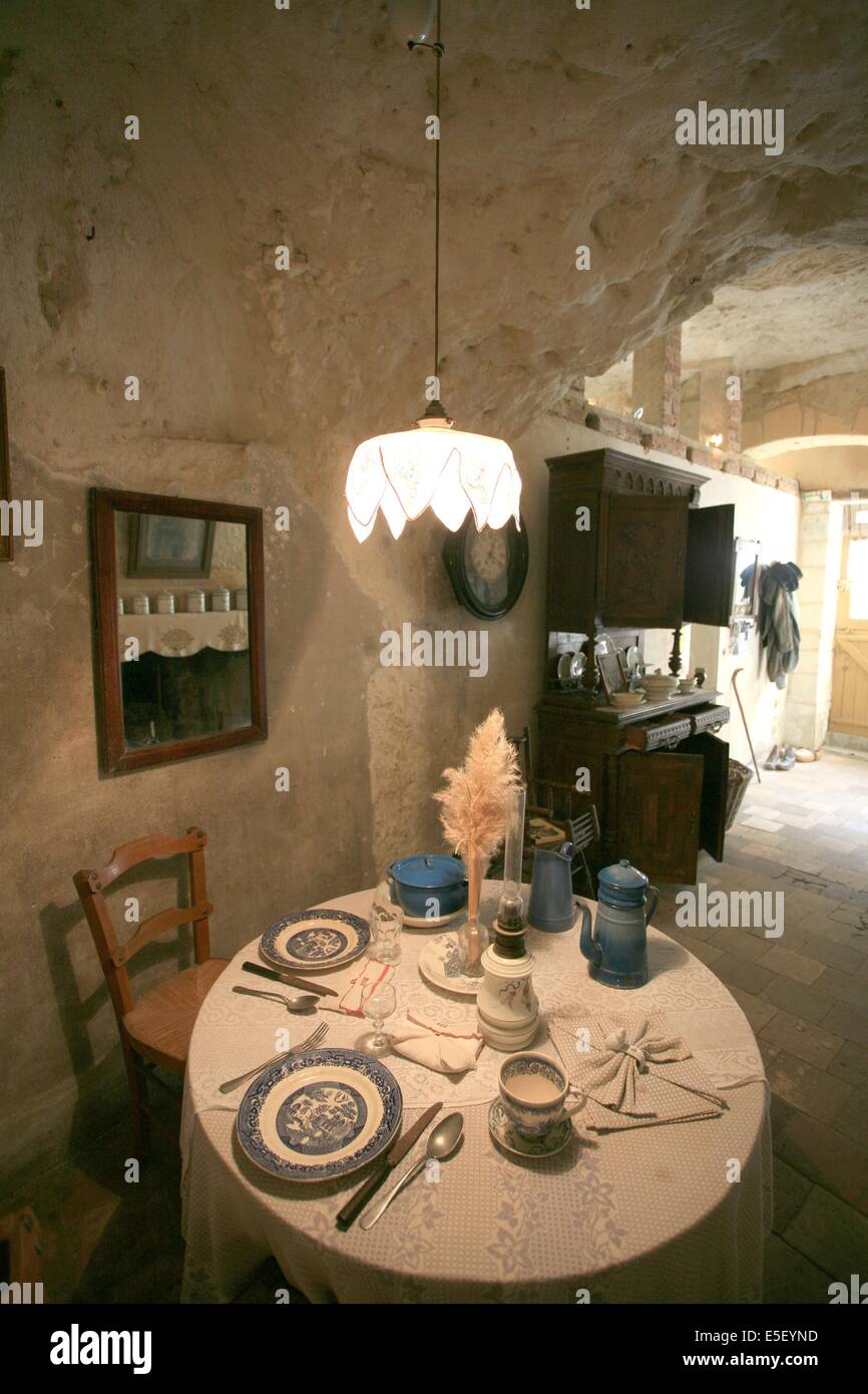 France, centre, loir et cher, troo, cite troglodyte, cave ...