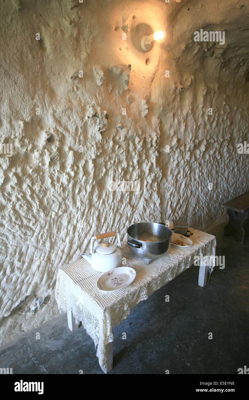 France, centre, loir et cher, troo, cite troglodyte, cave ...