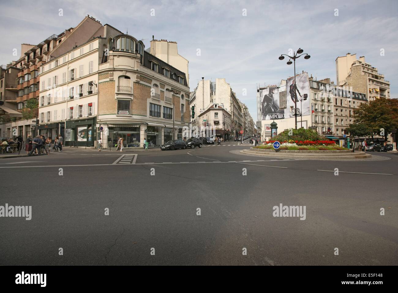 Carrefour circulaire hi-res stock photography and images - Alamy