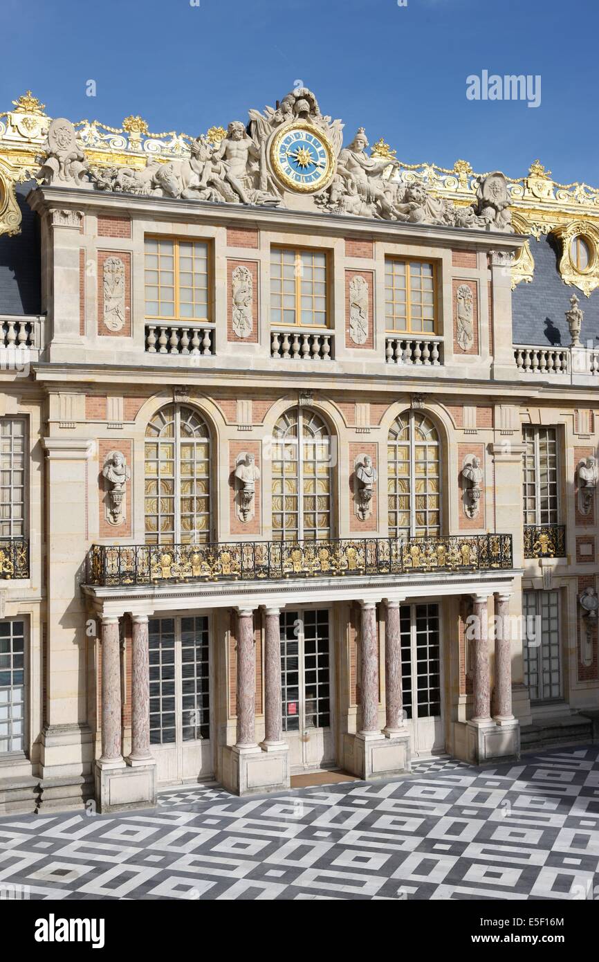 Marble court palace versailles versailles hi-res stock photography and ...