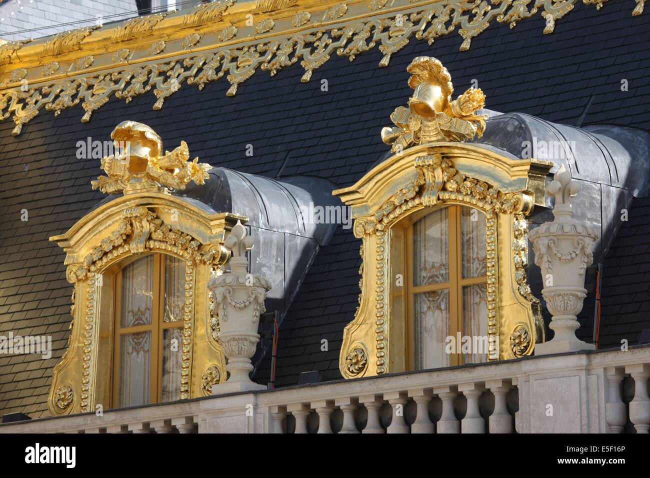 Château de versailles windows marble hi-res stock photography and ...