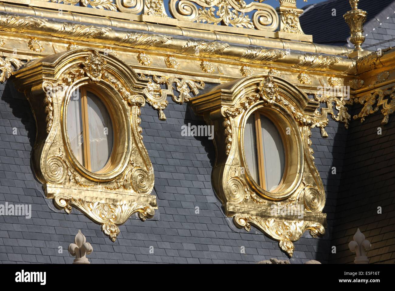 Château de Versailles, windows of the marble yard Stock Photo - Alamy