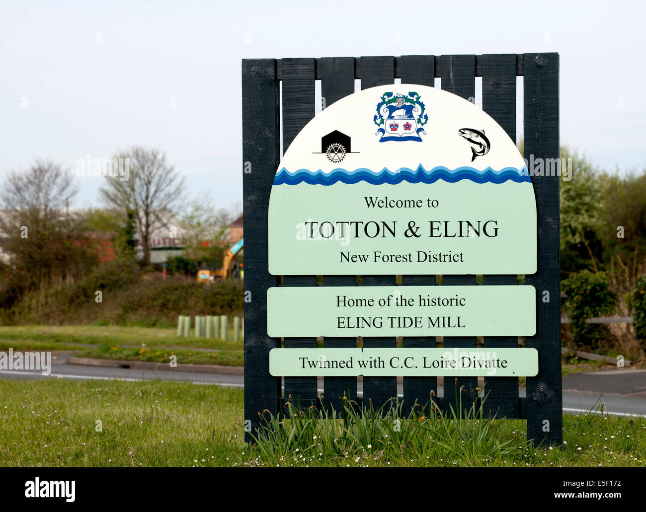 Welcome to sign for Totton, Hampshire, England, UK Stock Photo - Alamy