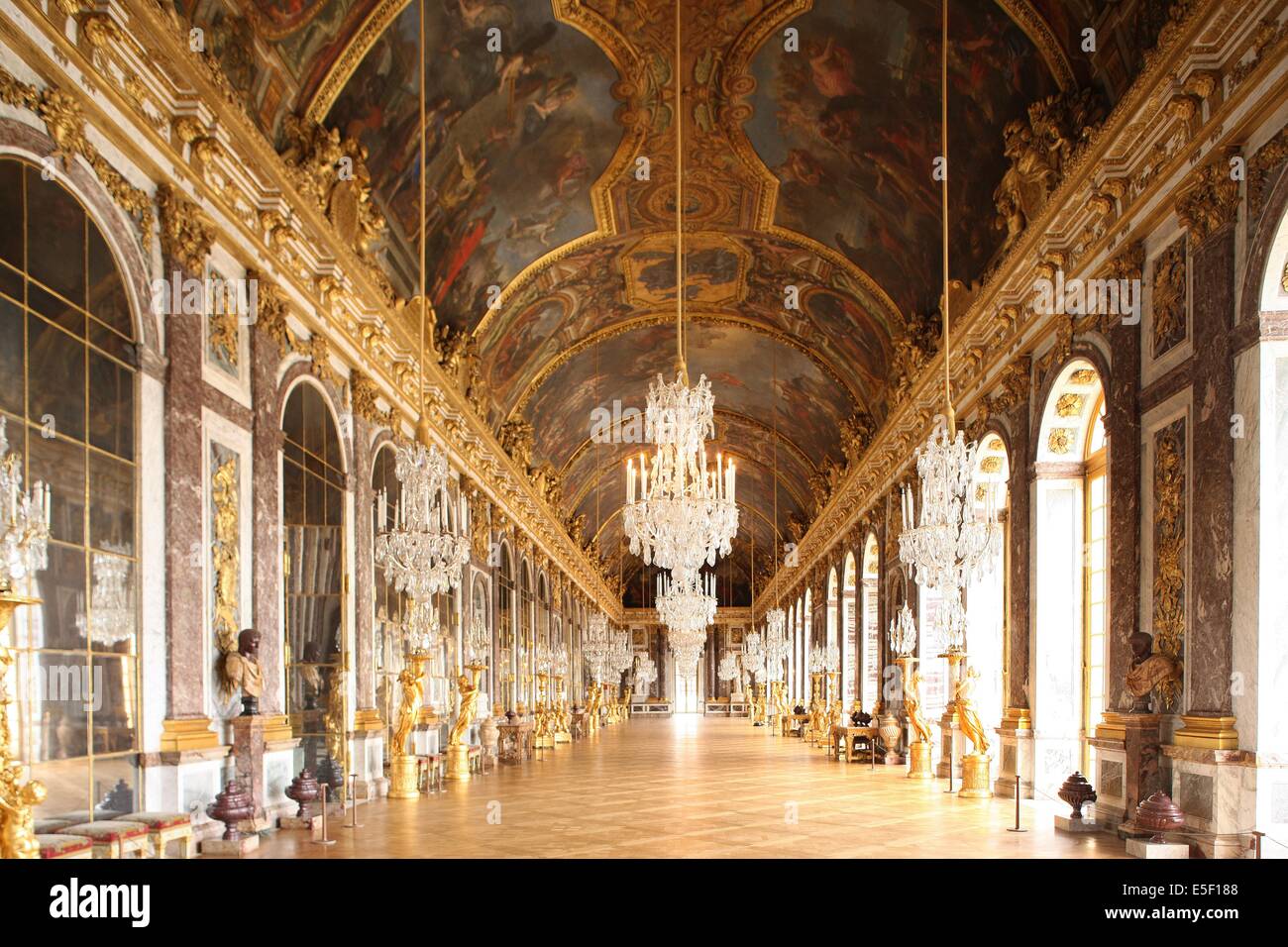 Versailles hall hi-res stock photography and images - Alamy