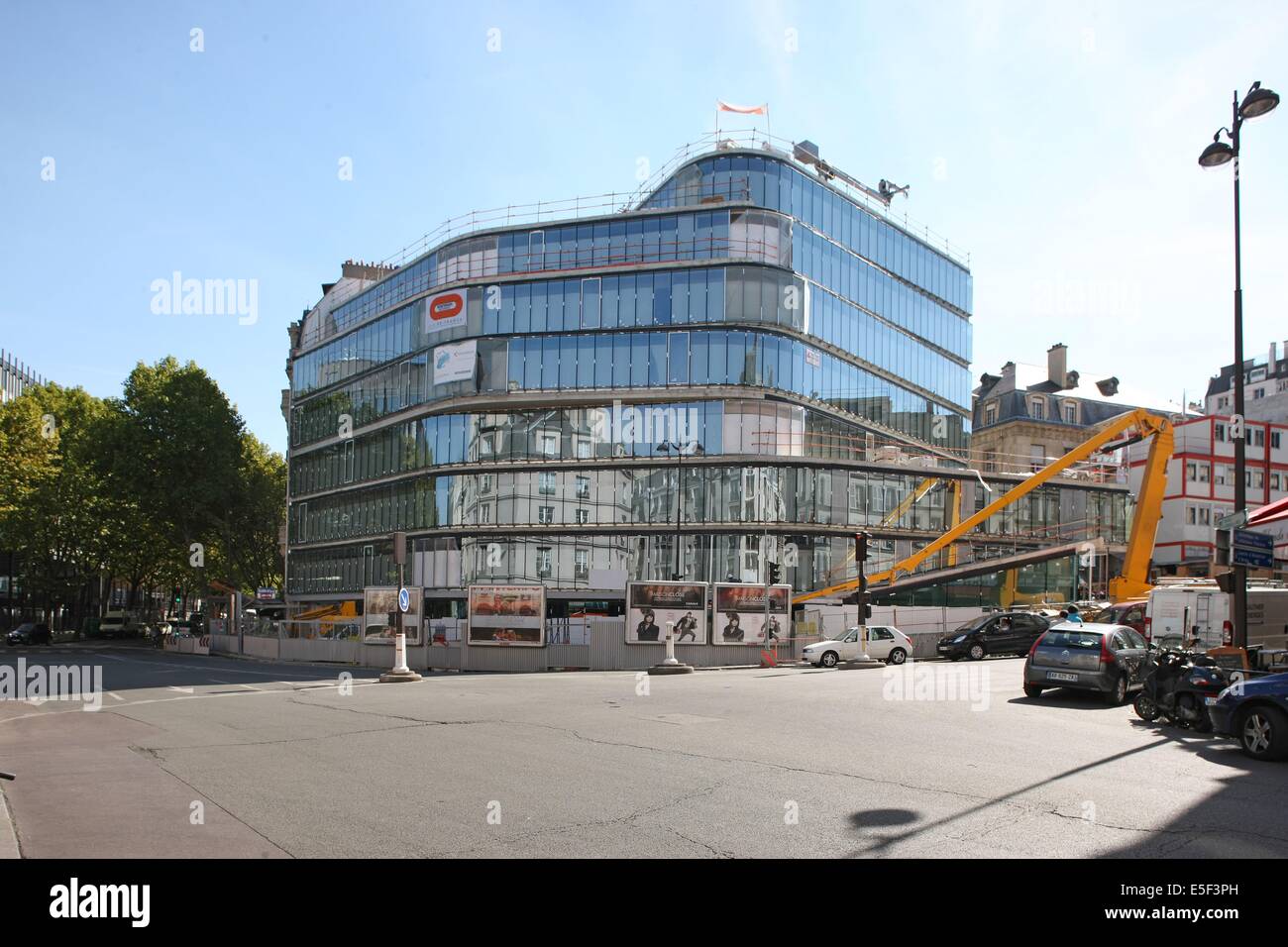 Angle rue des ecoles hi-res stock photography and images - Alamy