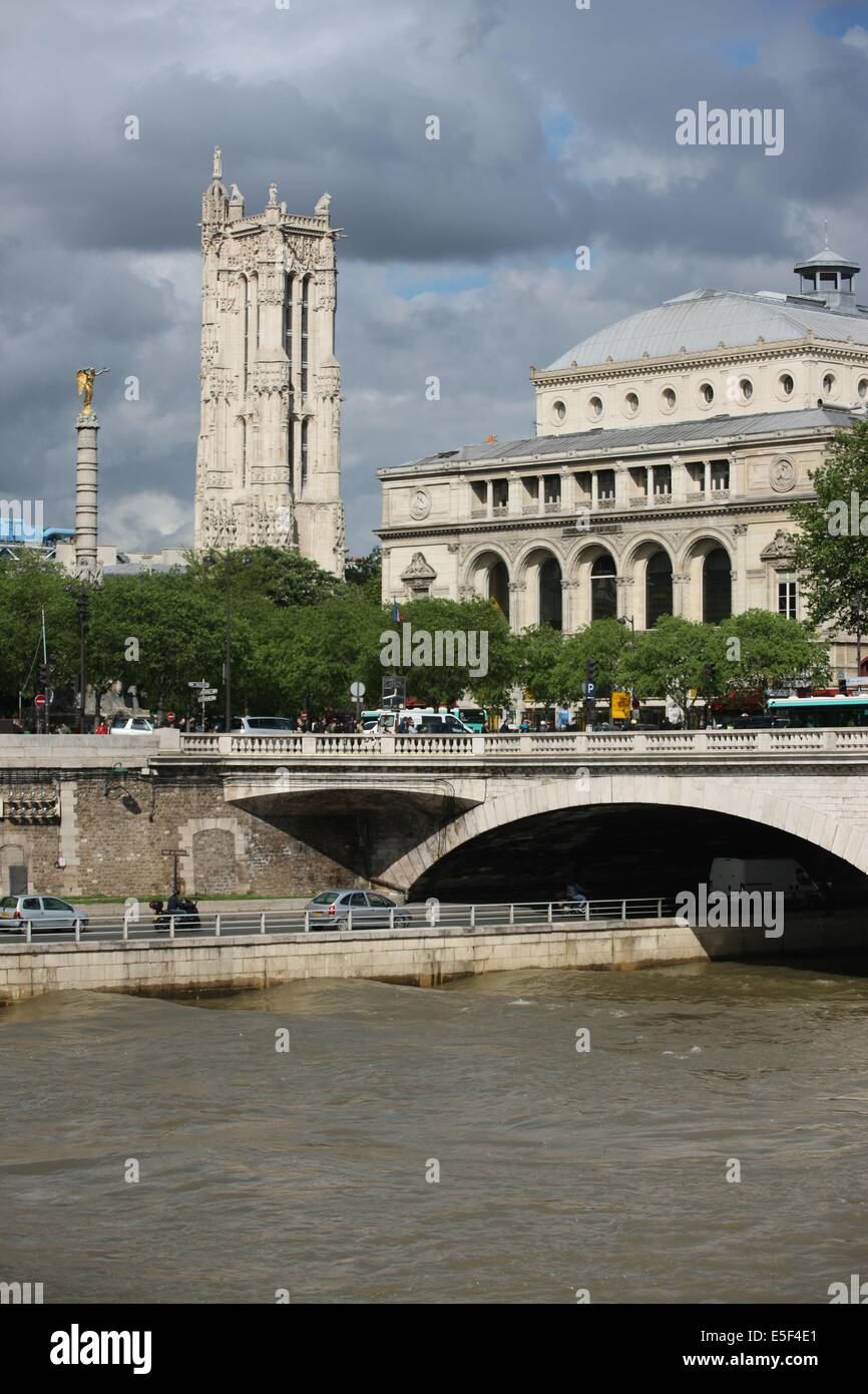 Place du chatelet vue depuis la rive den face hi-res stock photography ...