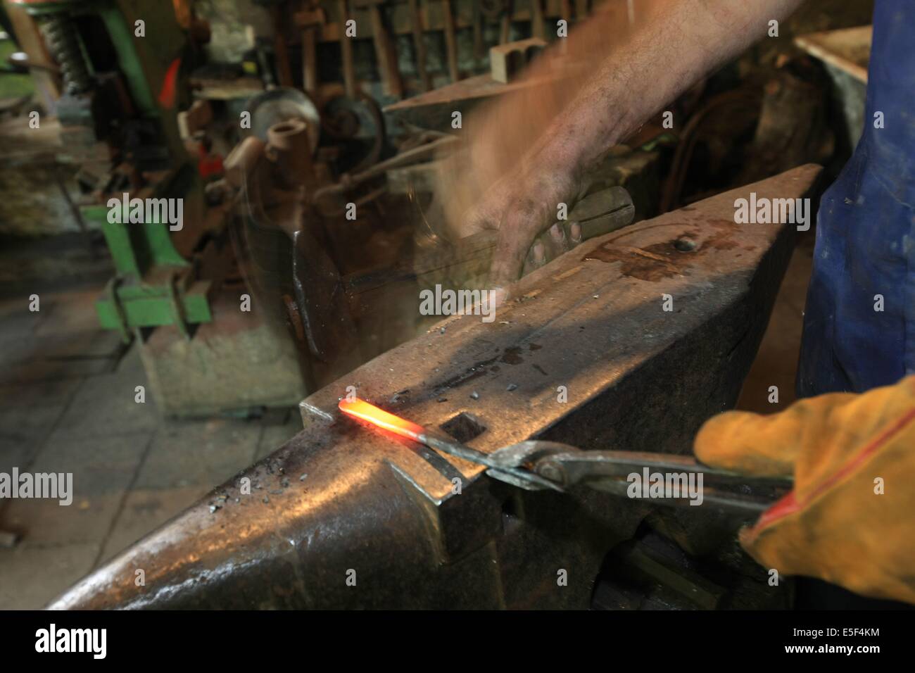 Forgeron forgeron forge forgeron hi-res stock photography and images ...
