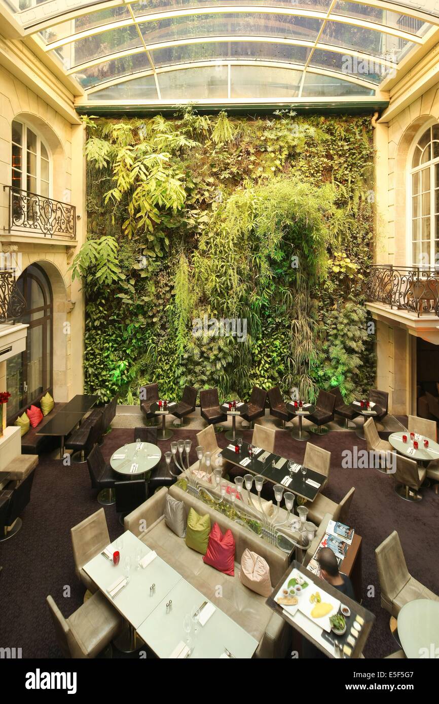 Pershing hall hotel hi-res stock photography and images - Alamy