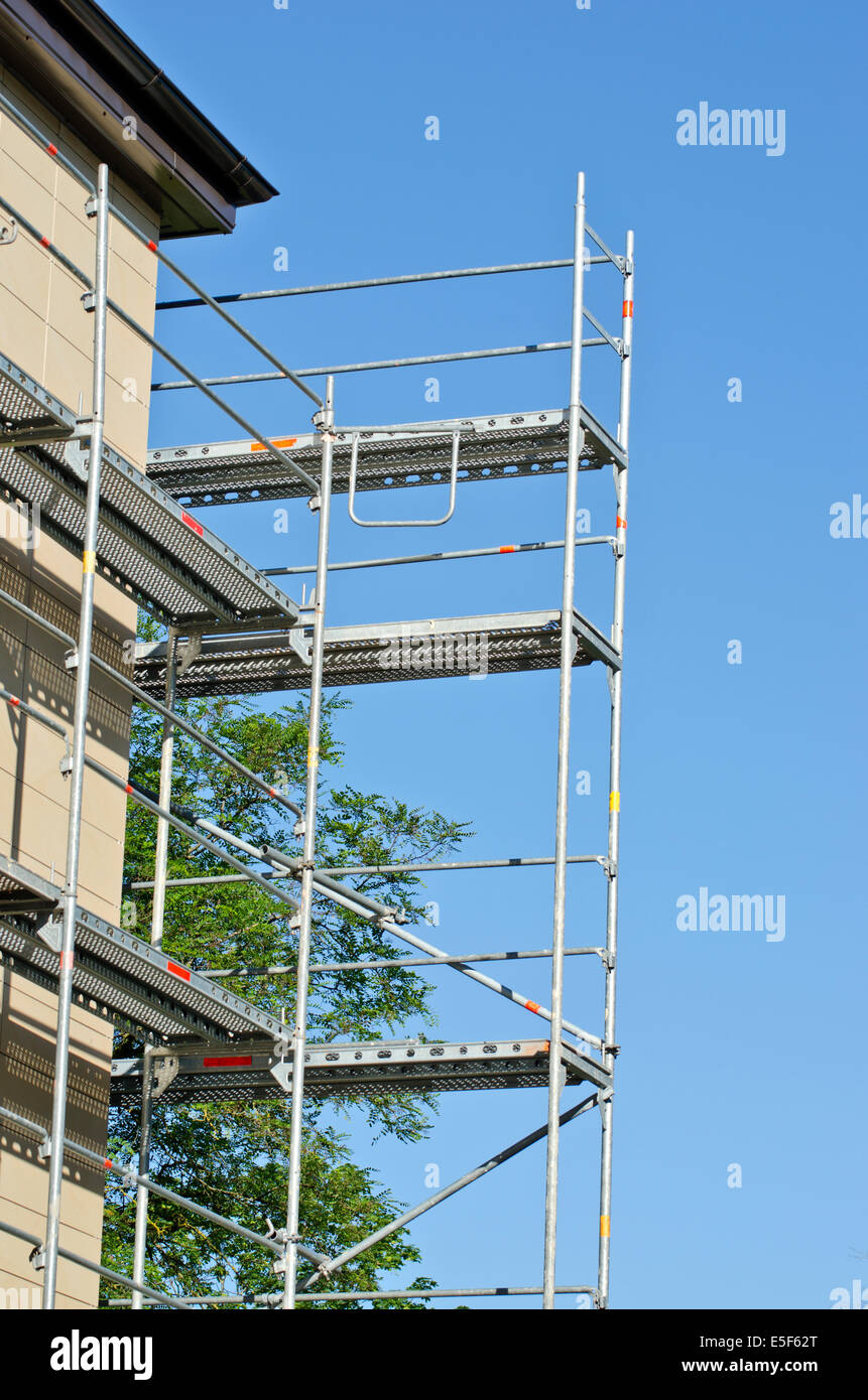 Metal scaffolding hi-res stock photography and images - Alamy