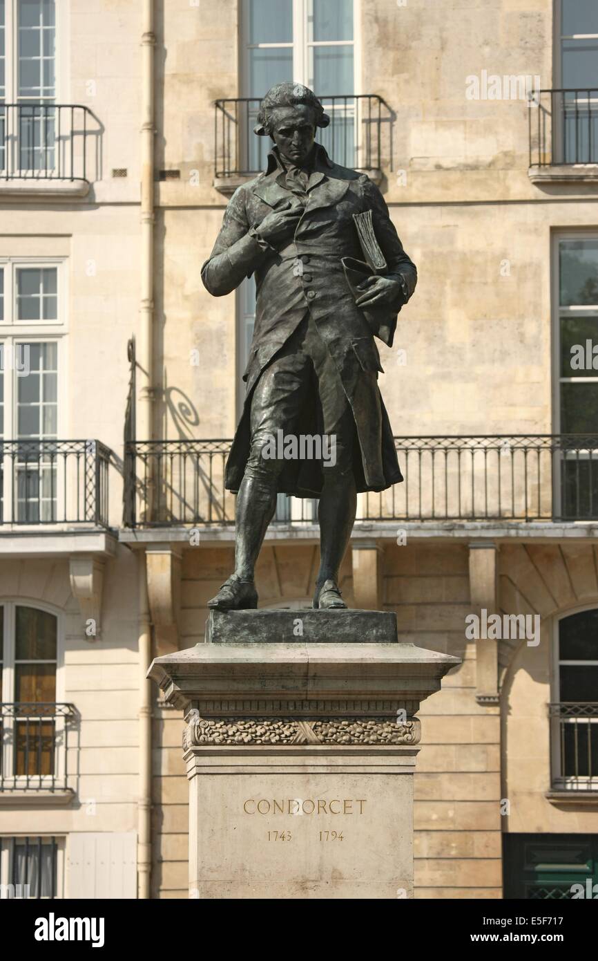 France, paris, quai de conti, bord de Seine statue de condorcet. Date ...