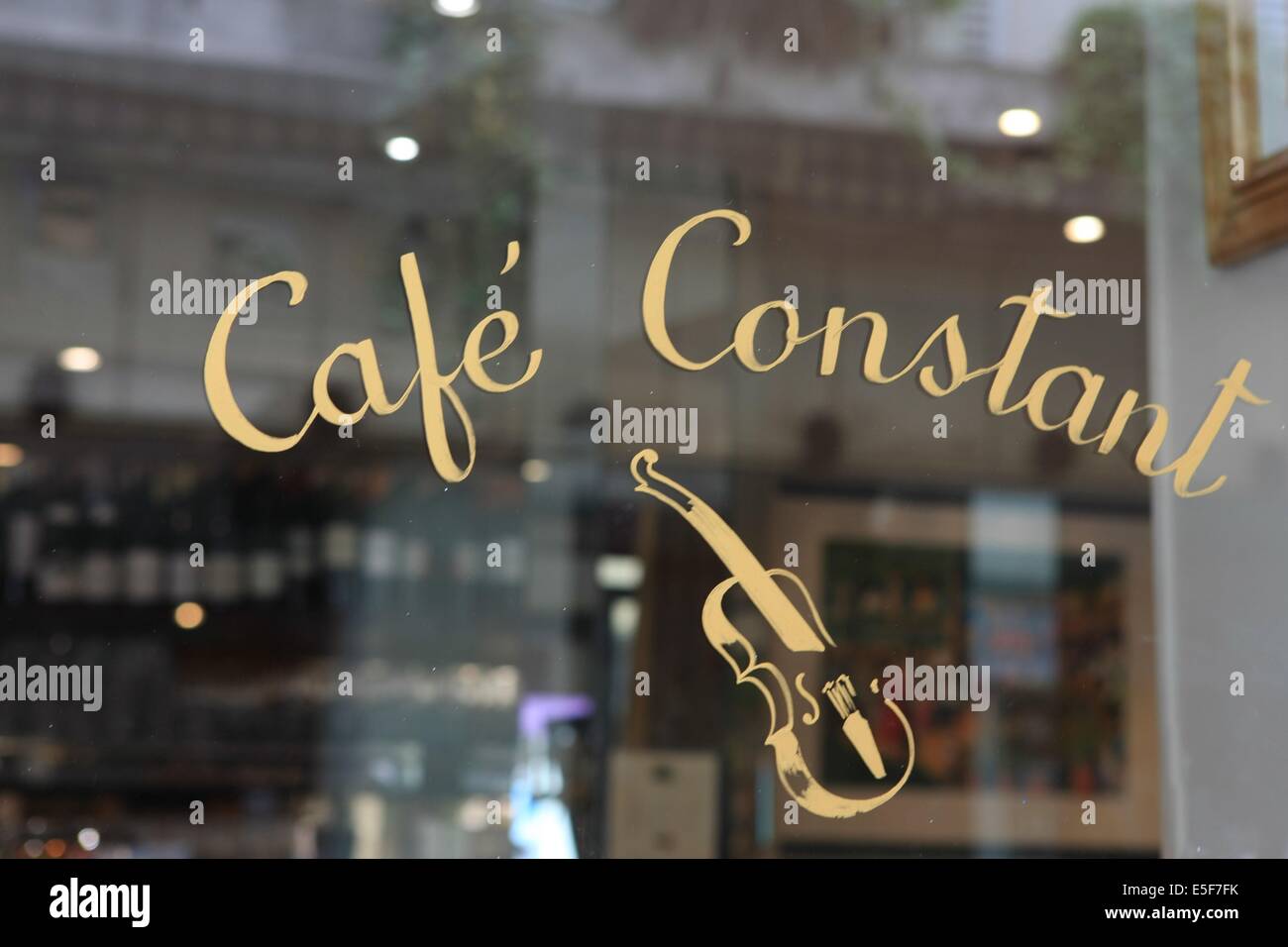 Cafe constant paris hi-res stock photography and images - Alamy