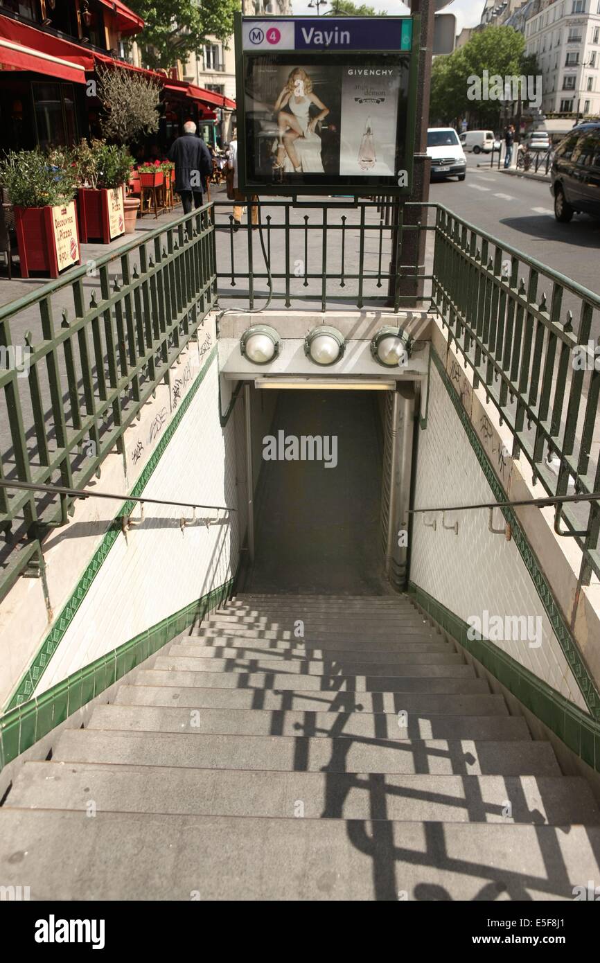 France, ile de france, paris 6e arrondissement, station de metro vavin ...