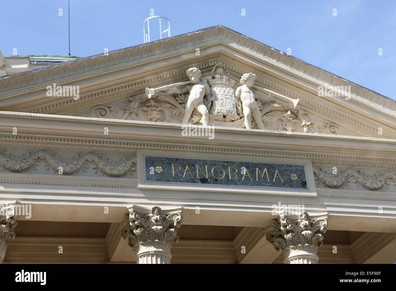 Theatre de rond point paris hi-res stock photography and images - Alamy