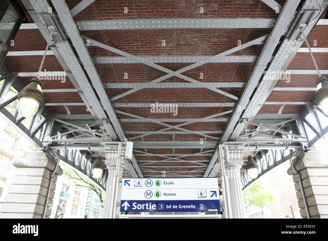 France, ile de france, paris, 15e arrondissement, station de metro ...