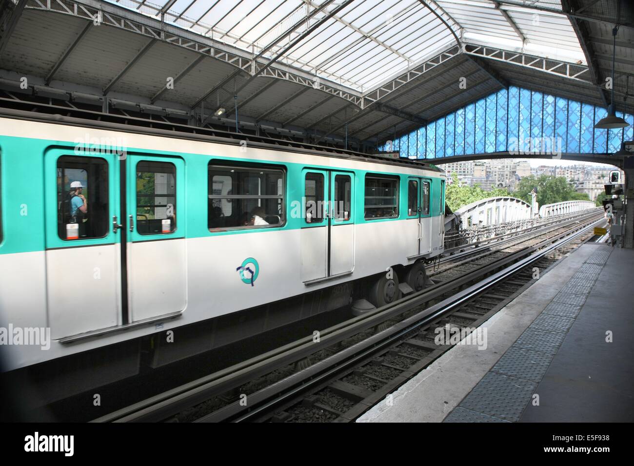 France, ile de france, paris, 16e arrondissement, station de metro bir ...
