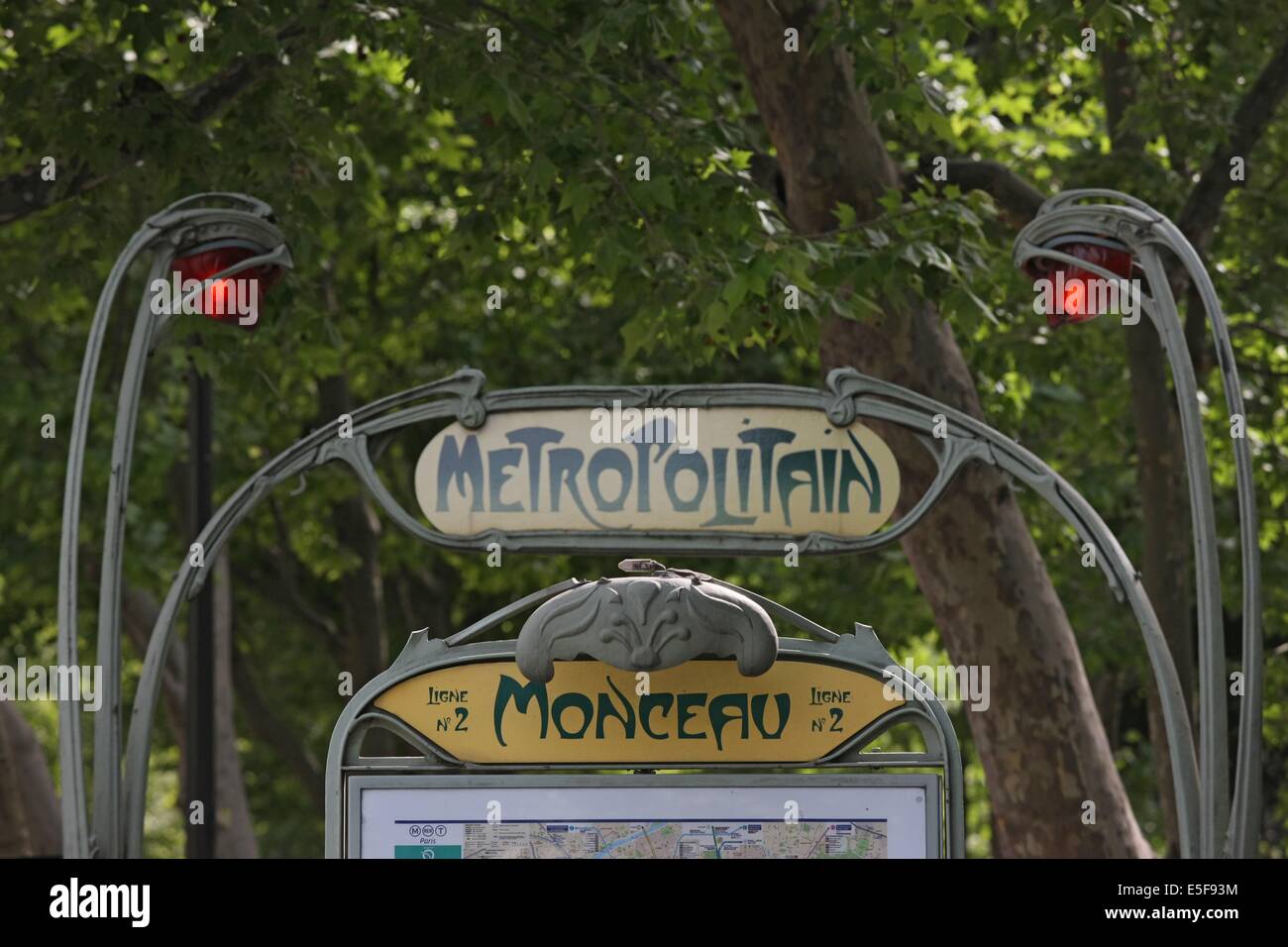 Monceau station hi-res stock photography and images - Alamy