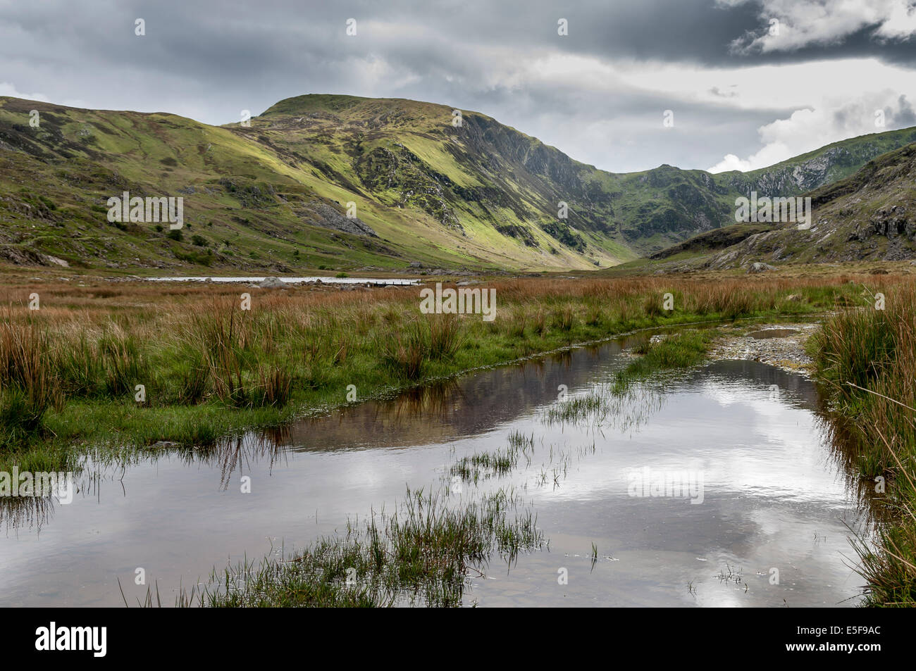 Carneddau mountain range hi-res stock photography and images - Alamy