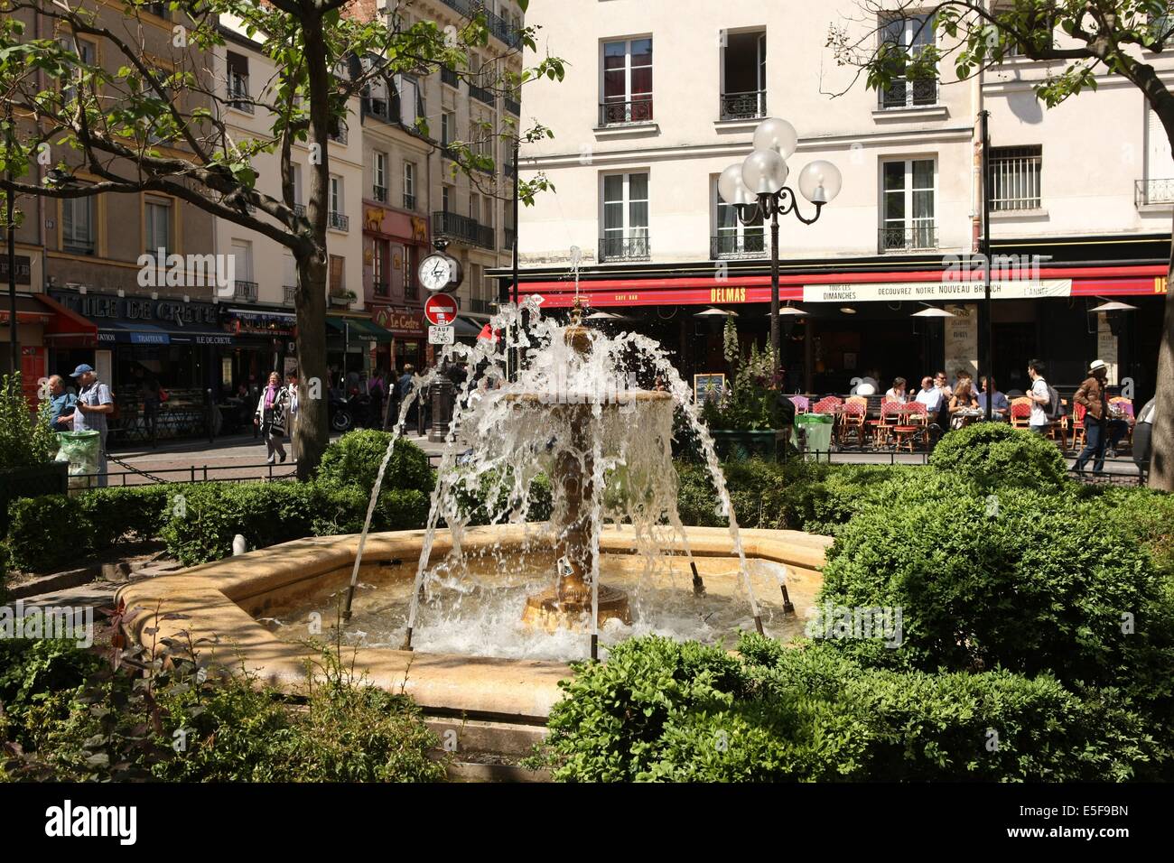 Place de la contrescarpe hi-res stock photography and images - Alamy