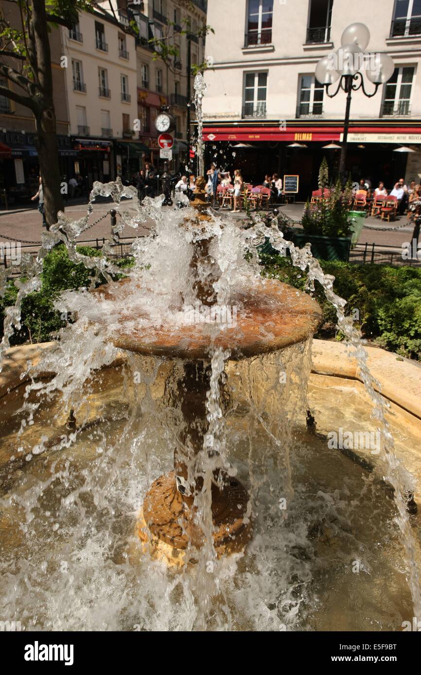 Place de la contrescarpe hi-res stock photography and images - Alamy